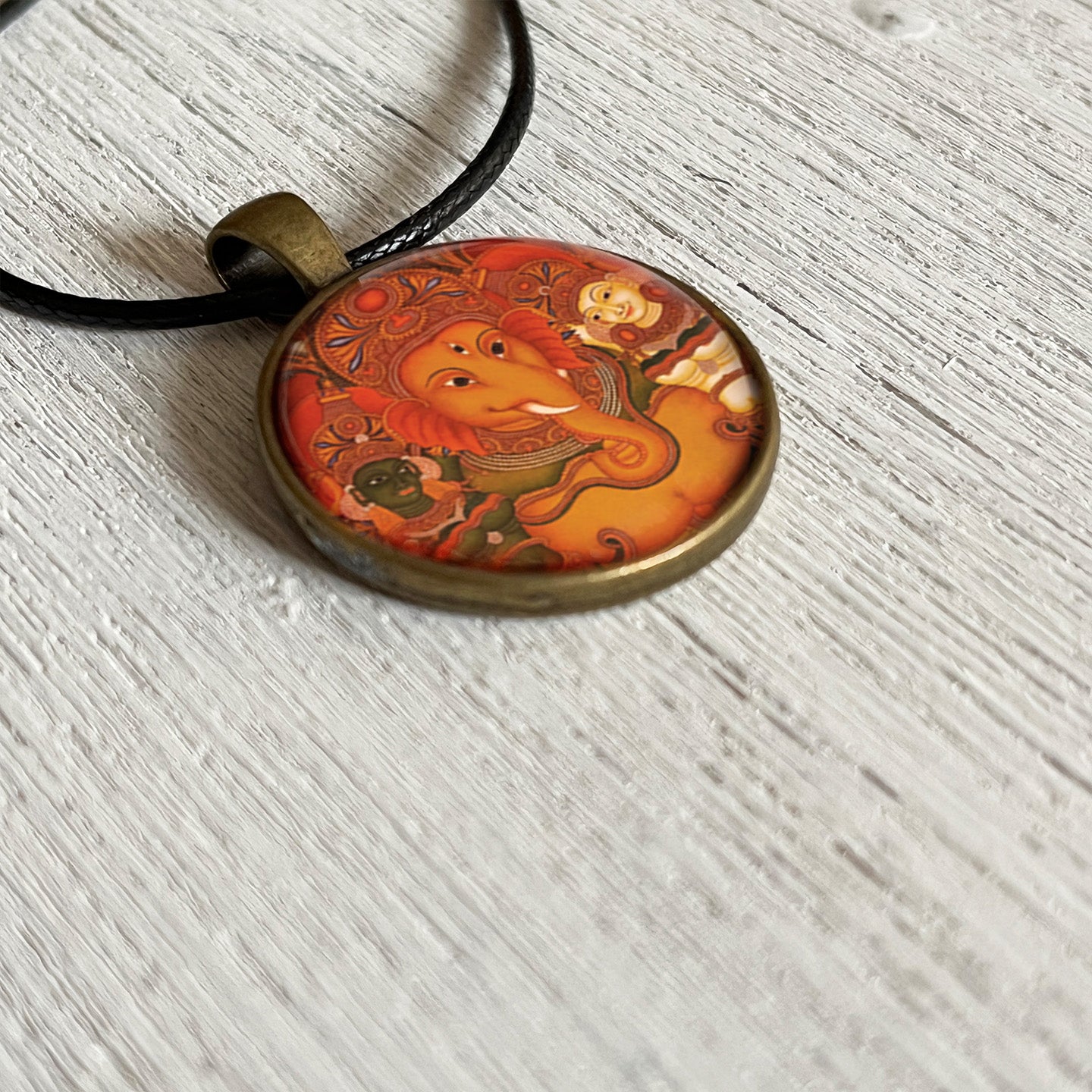 Art Pendants 25 mm - Kerala Mural - Ganesh – Froggmag