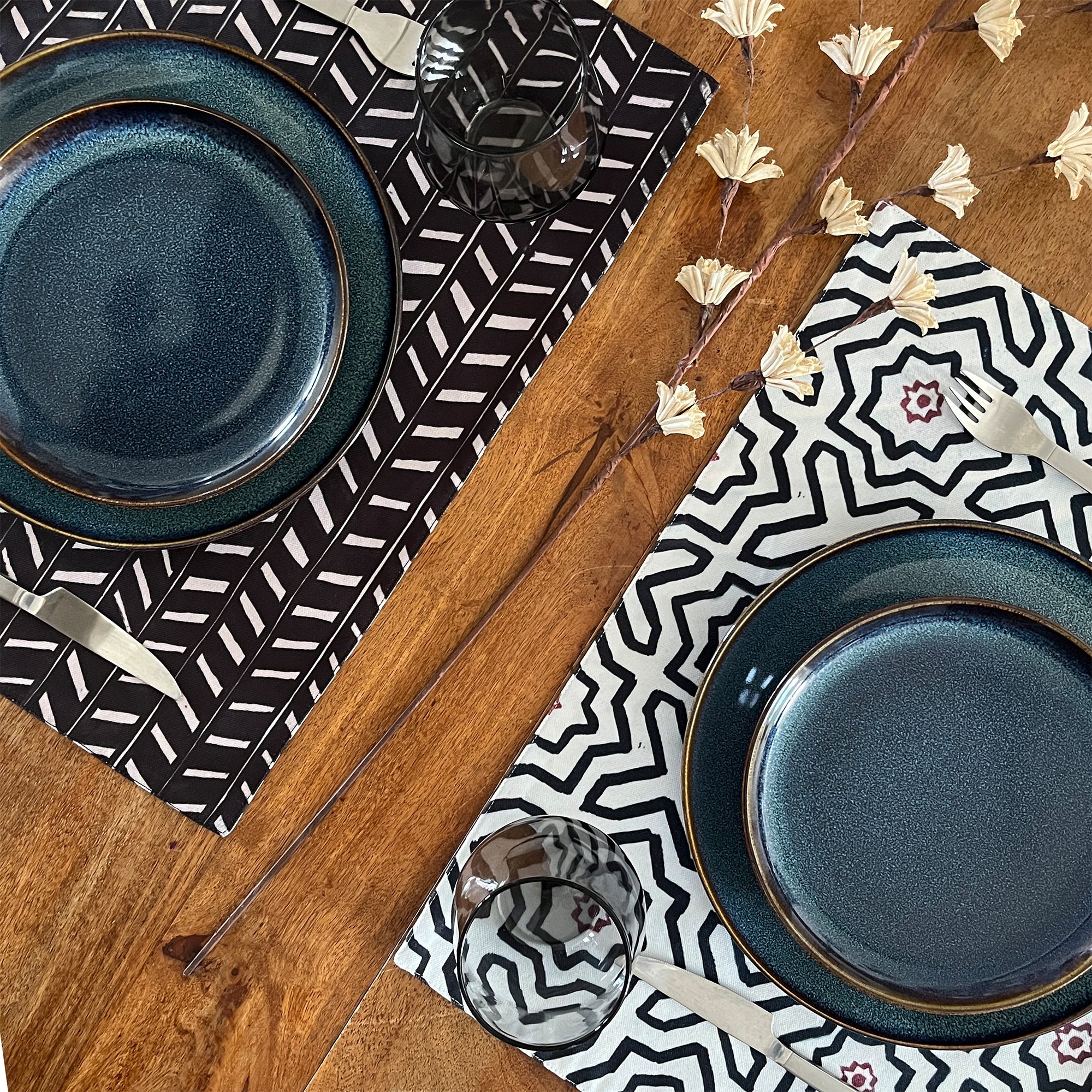 Place Mats - Mandana Black and White – Froggmag
